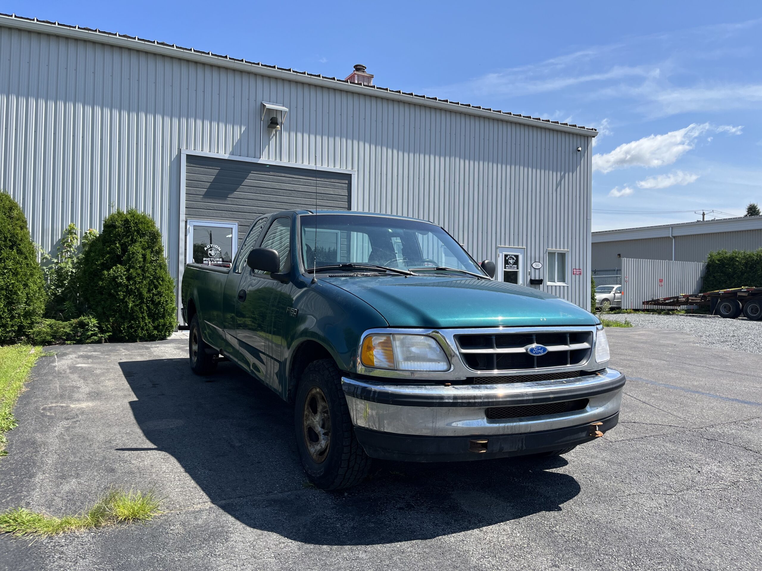 Ford F-150 1997 - Action Picture Car